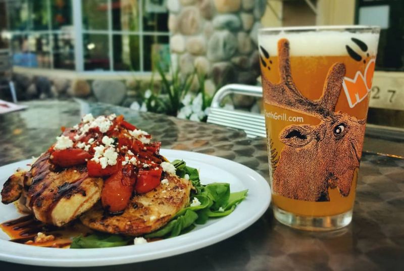 Moose Sighting Photos & Videos : Moose Tooth Grill